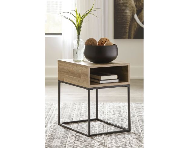 Ashley Gerdanet End Table | Homemakers