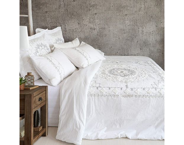 Levtex Medallion 3-Piece Queen Comforter Set | Homemakers